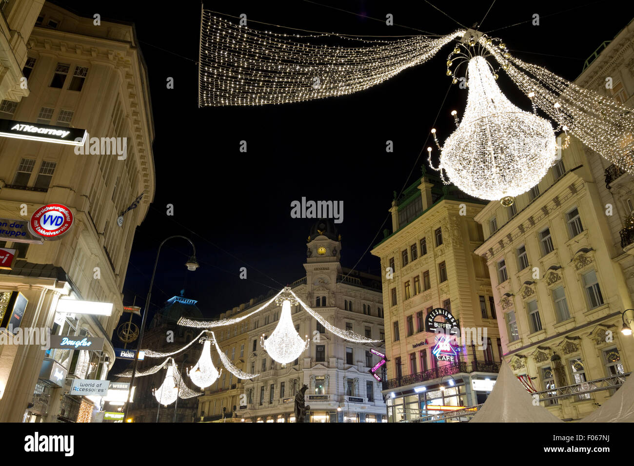 Chandelier christmas decoration hi-res stock photography and images - Alamy