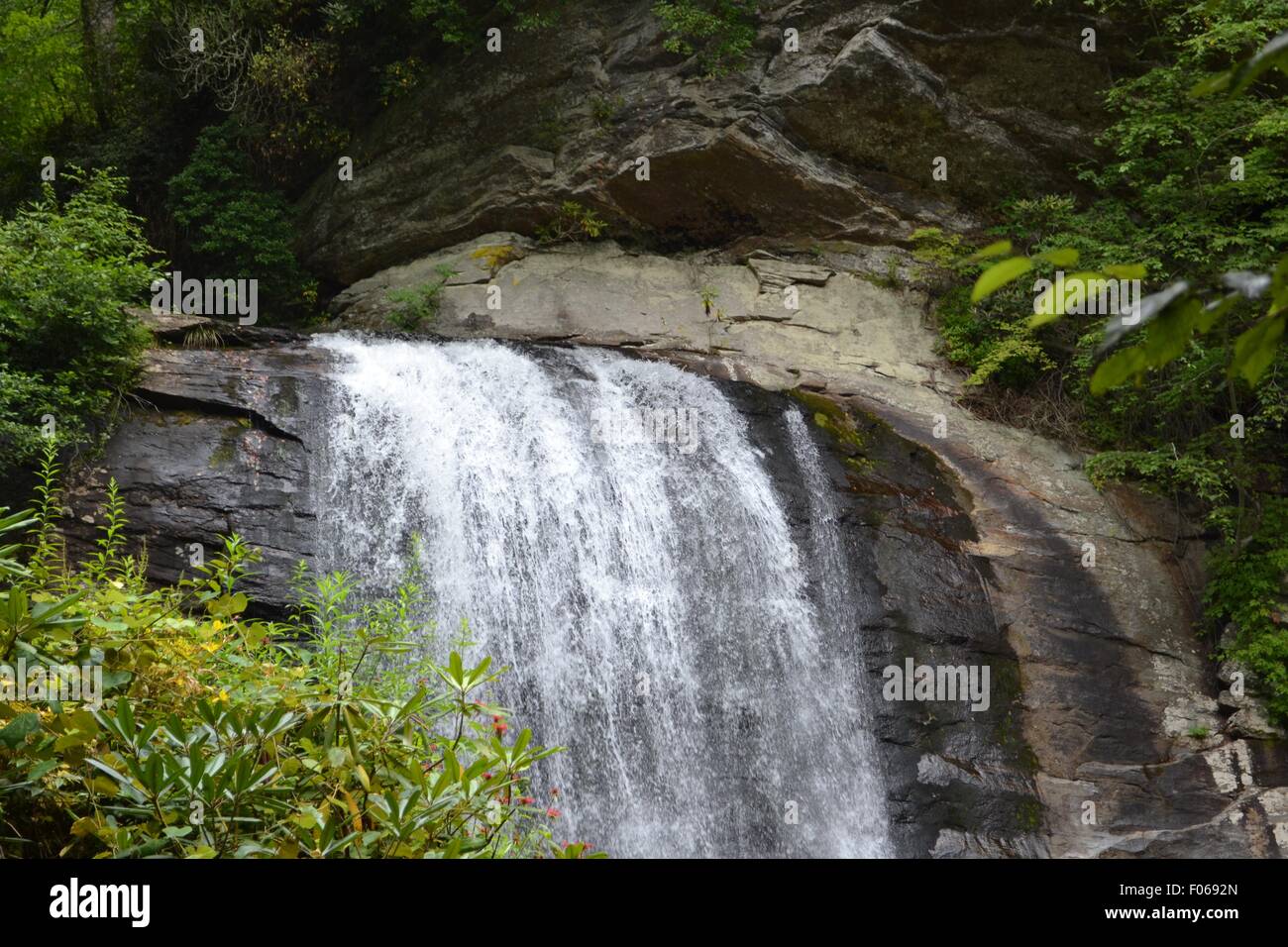 Waterfall over cliff hi-res stock photography and images - Alamy