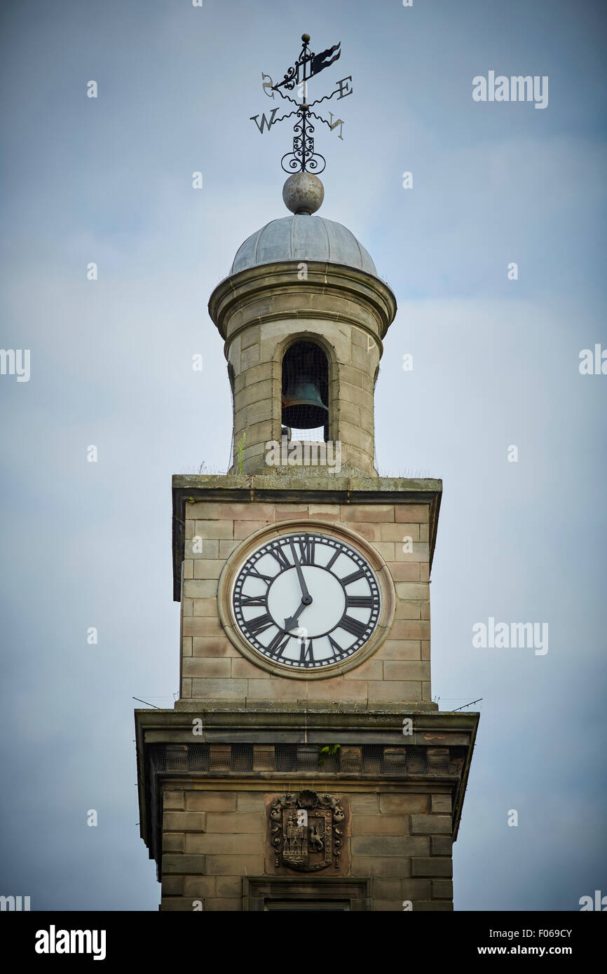 pretty historical architecture of Guildhall building Newcastle-undr ...