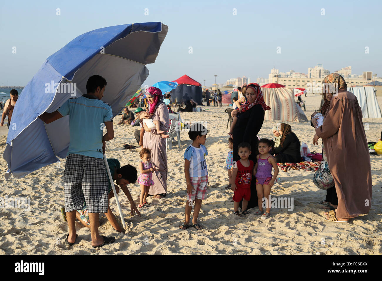 Gaza City, The Gaza Strip, Palestine. 8th Aug, 2015. Palestinian ...