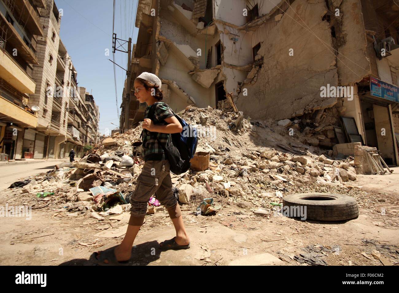 Refugee boy and father hi-res stock photography and images - Alamy