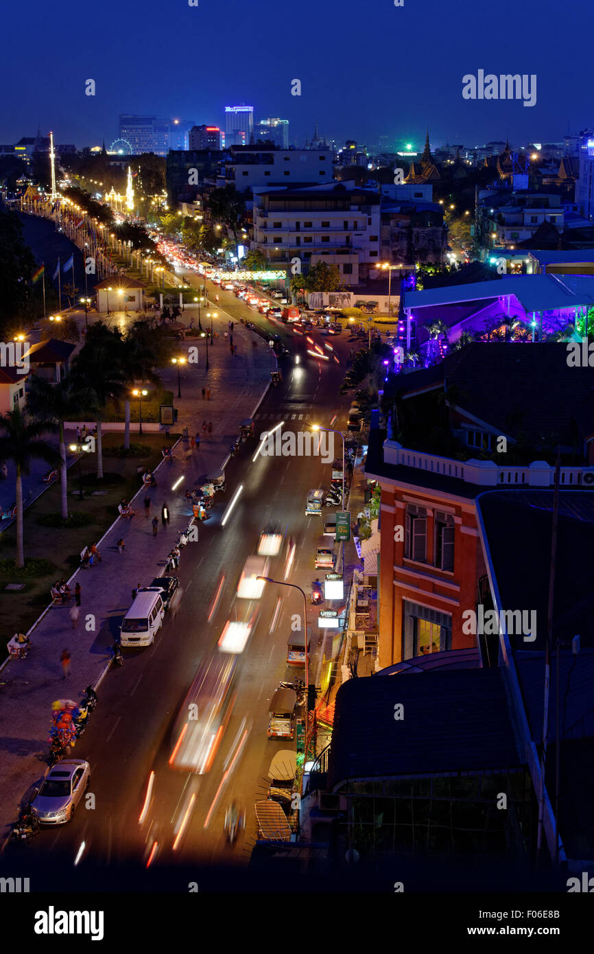 Riverfront Phnom Penh Cambodia, Sisowath quay, Riverside, promenade ...