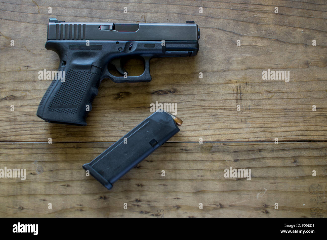 9mm Pistol with magazine Stock Photo - Alamy