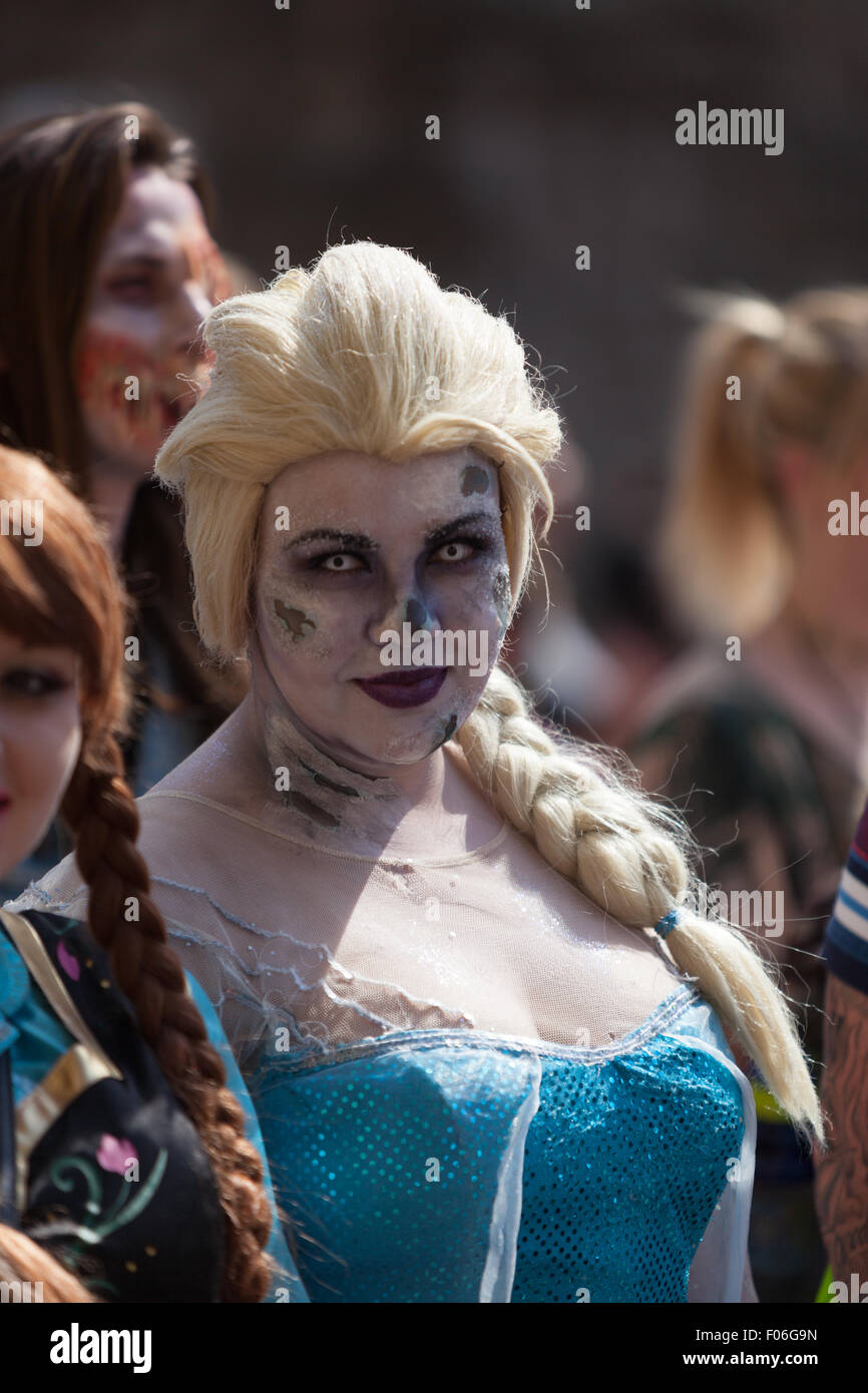 Birmingham, West Midlands, UK. 8th August, 2015. Princess Elsa with her ...