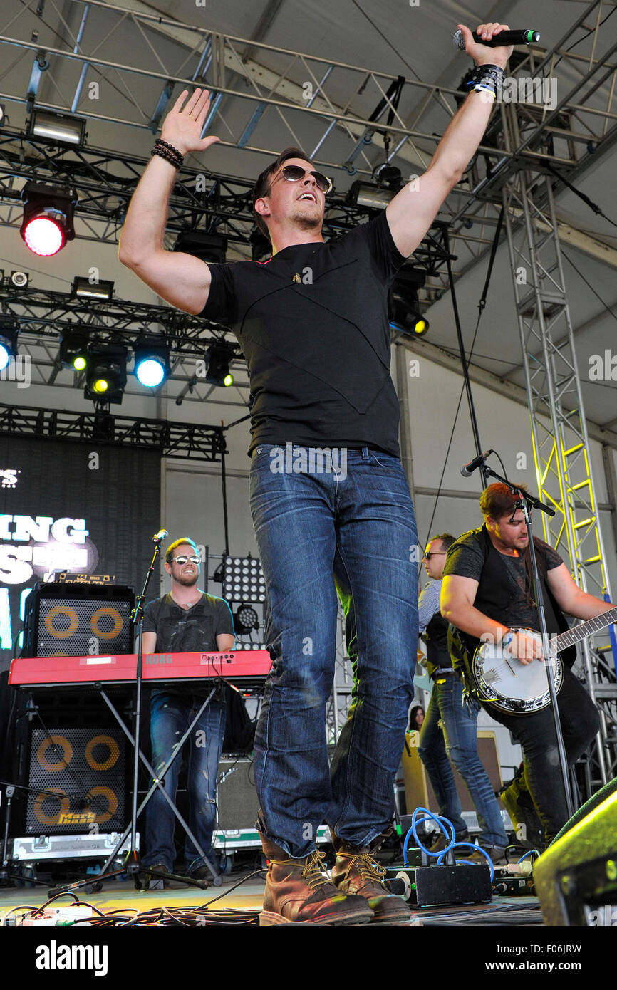 Oro-Medonte, Ontario, Canada. 8th August 2015. Eric Ethridge performs ...