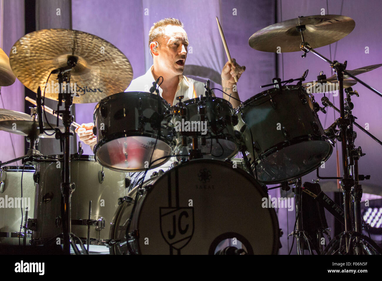 Chicago, Illinois, USA. 7th Aug, 2015. Drummer JIMMY CHAMBERLIN of The ...