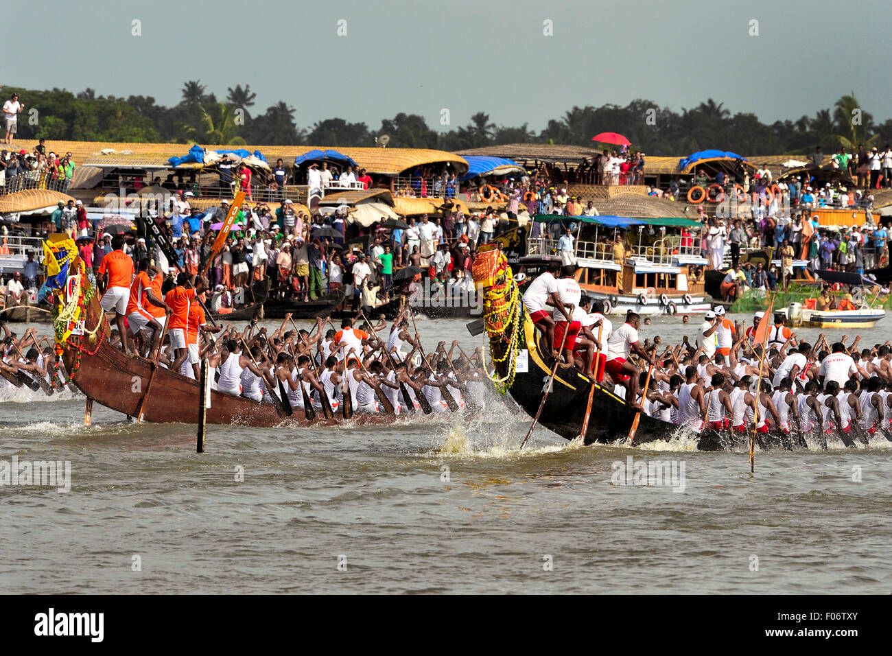 Alappuzha, Kerala, India. 8th August, 2015. NEHRU TROPHY BOAT RACE ...