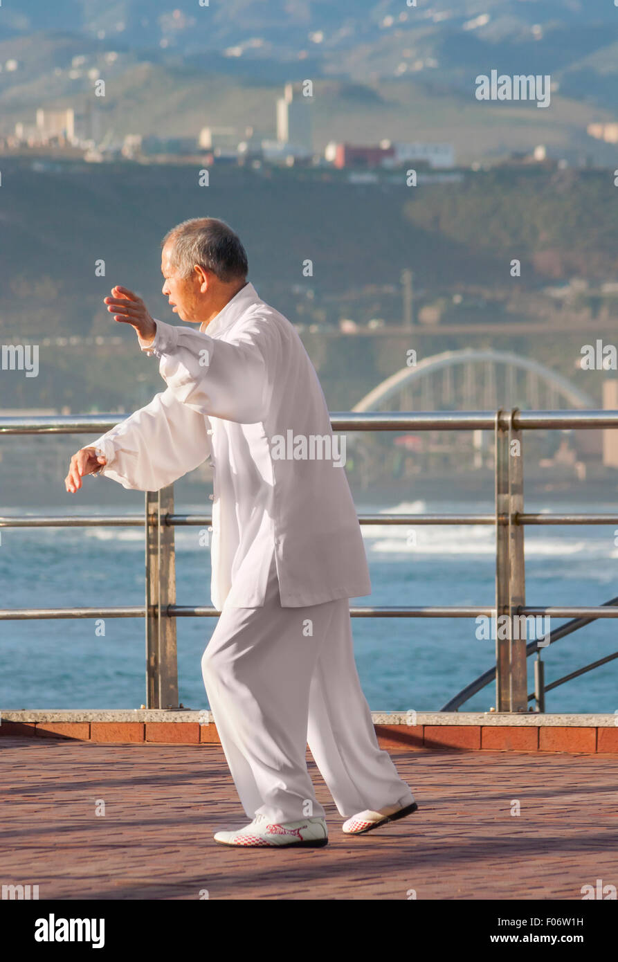 Old chinese man hi-res stock photography and images - Alamy