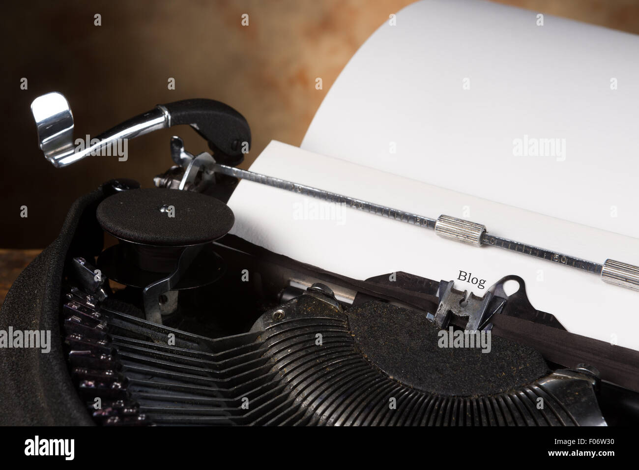 Typewriter blank page hi-res stock photography and images - Alamy