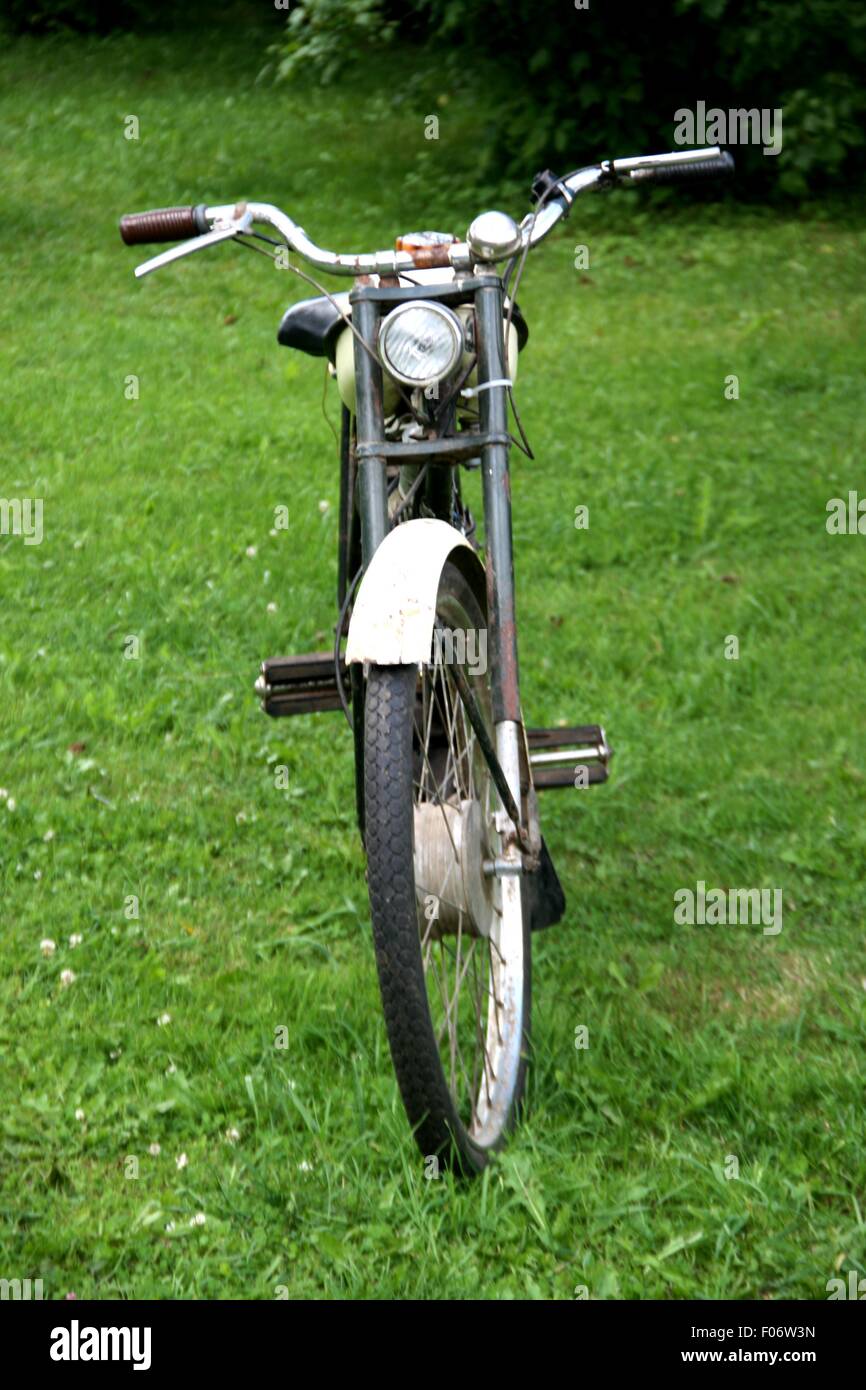 Old bike hi-res stock photography and images - Alamy
