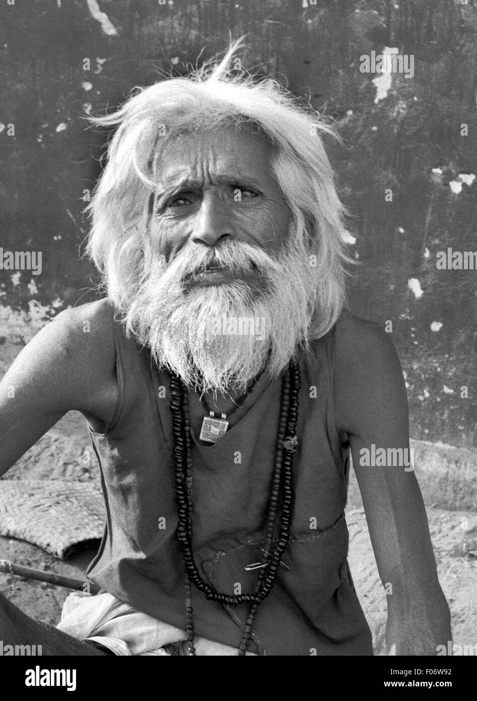 old man india brian mcguire Stock Photo - Alamy