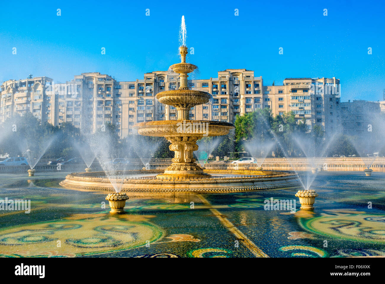 Fountains with pouring cool water hi-res stock photography and images ...