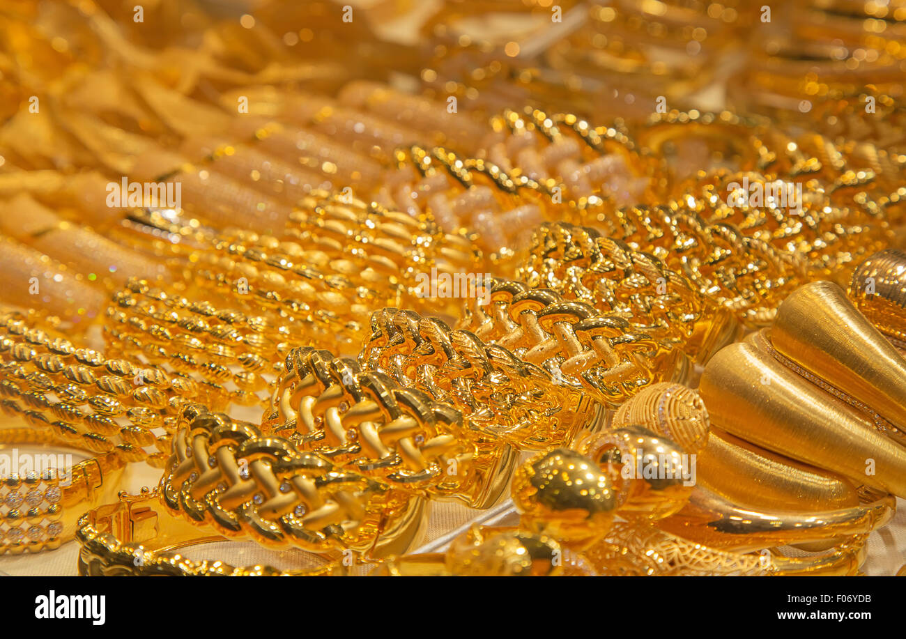 Gold on the famous "Golden souk" in Dubai Stock Photo - Alamy