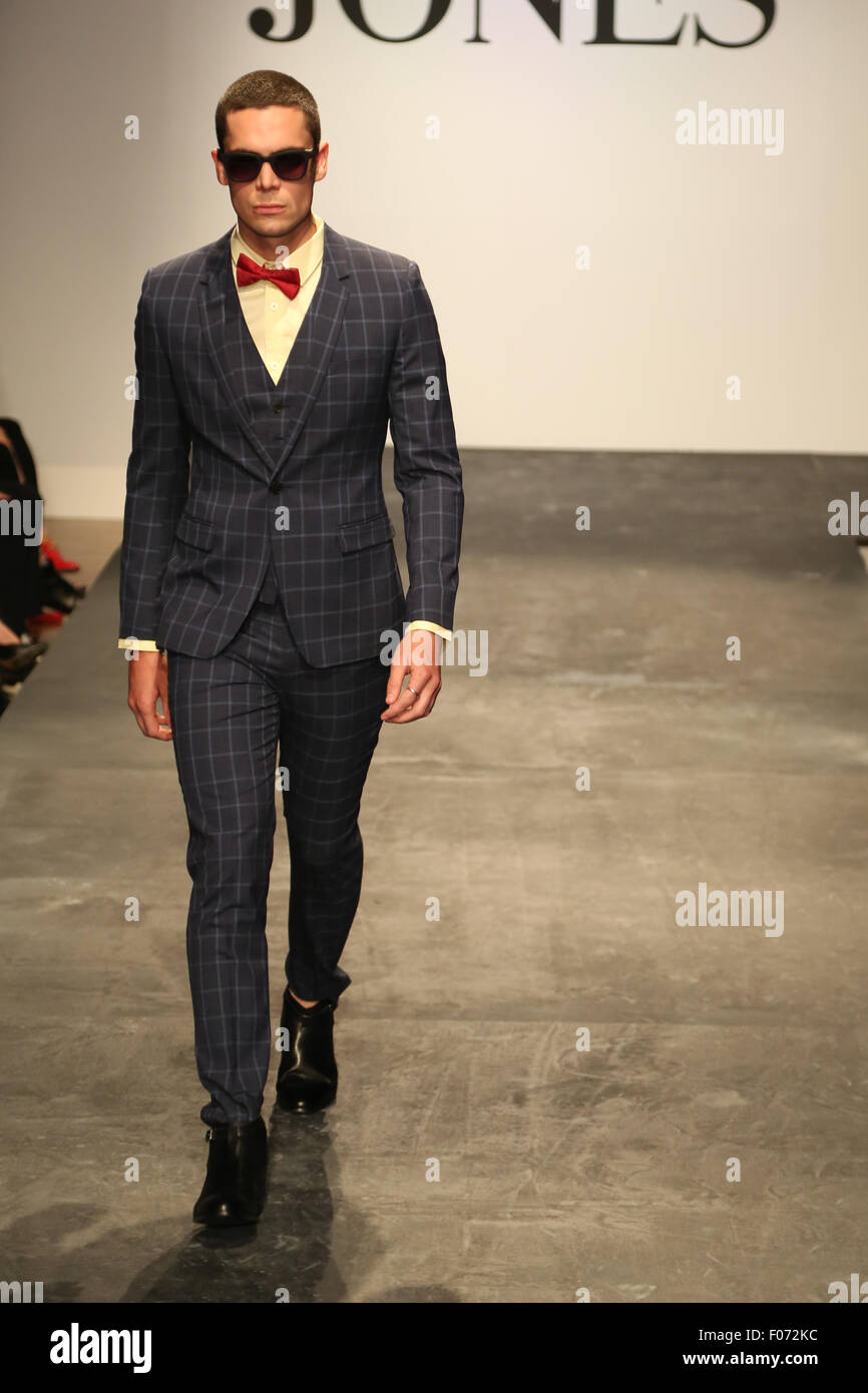 Male model london street hi-res stock photography and images - Alamy