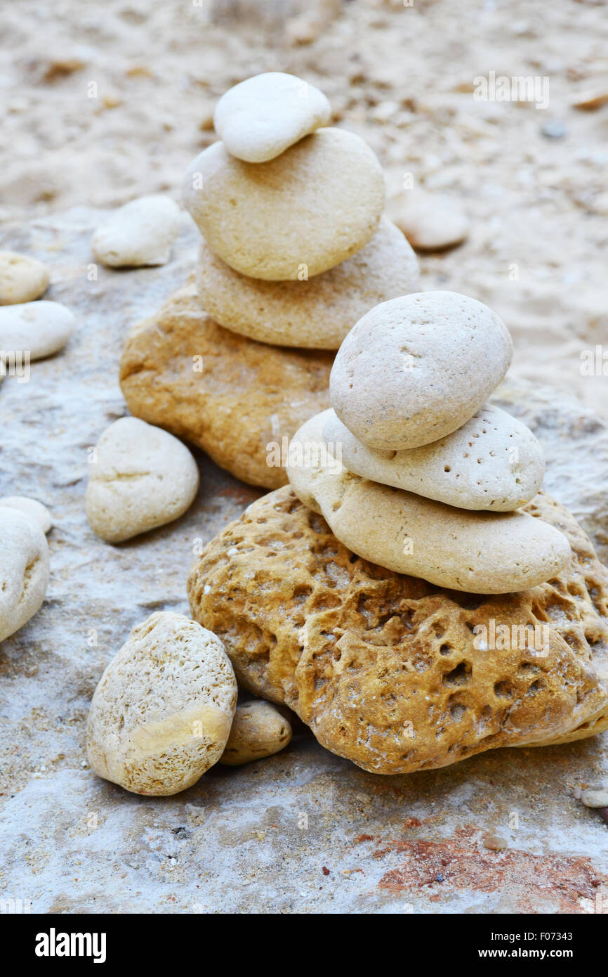 Stacked beach stones hi-res stock photography and images - Alamy