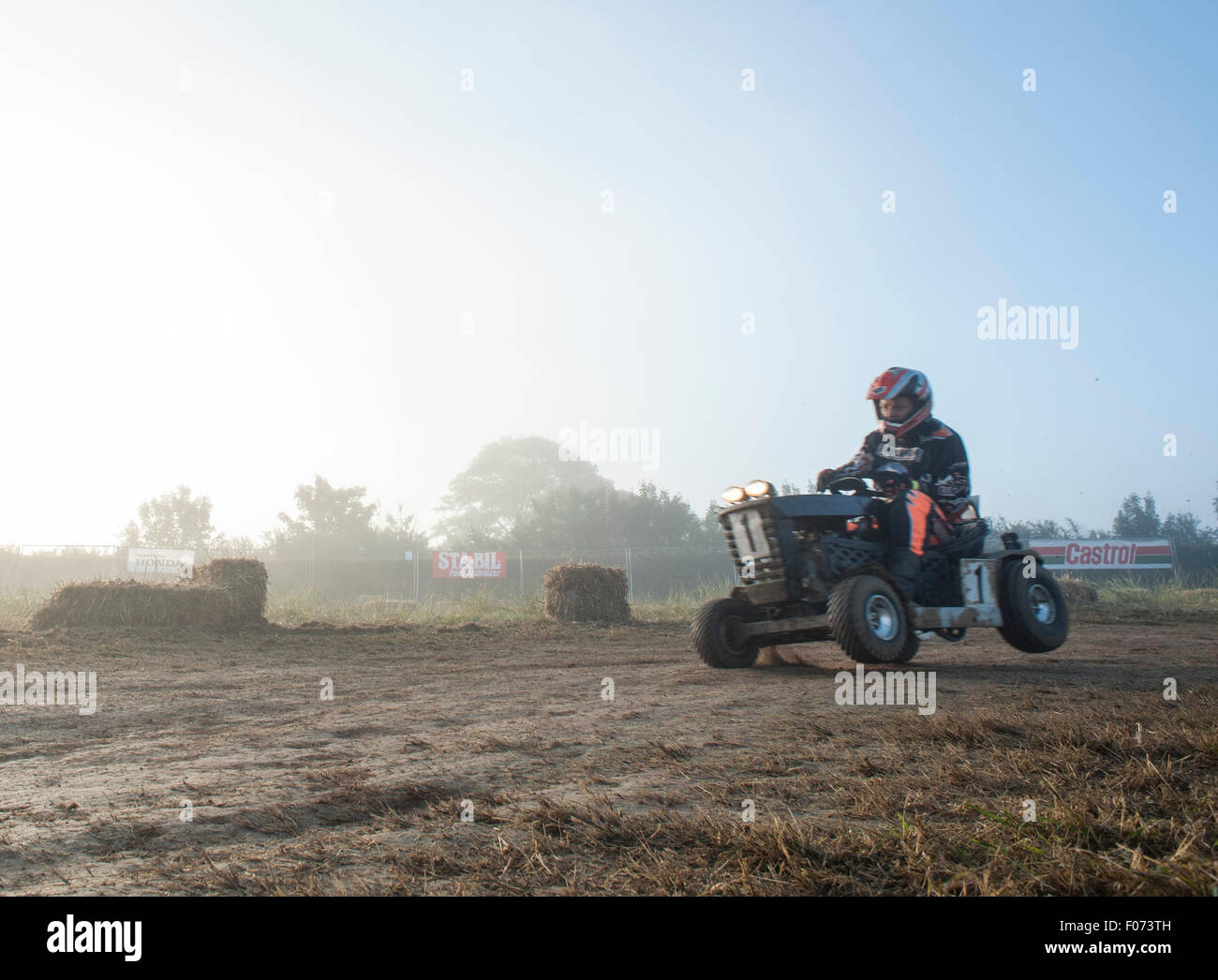 Billingshurst, UK. 8th August, 2015. . Team NORTHERNERS KICK grASS #1 ...