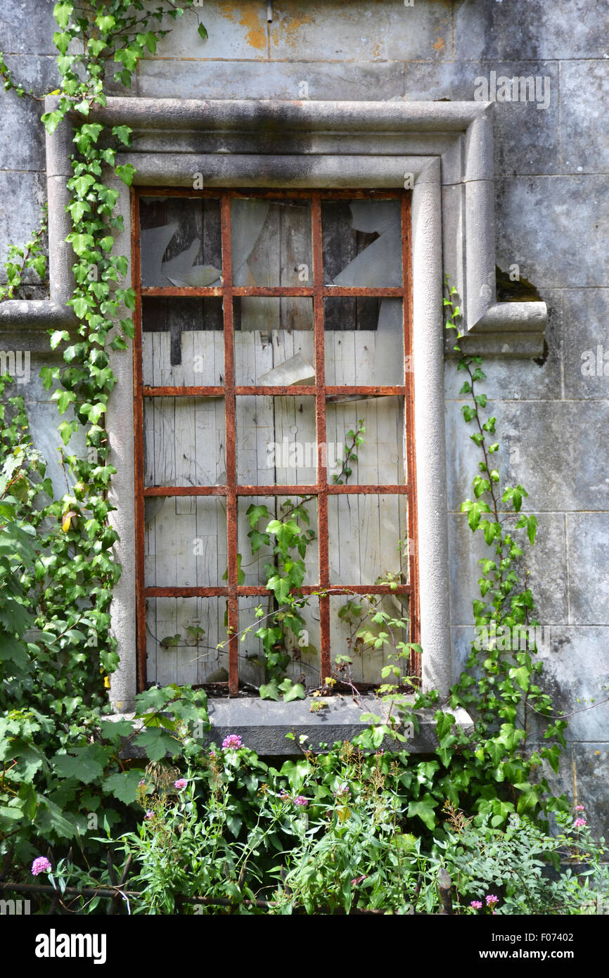 Old window of house Stock Photo - Alamy
