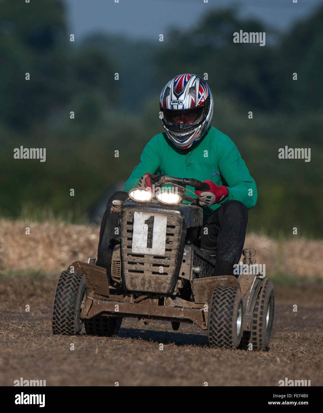 Billingshurst, UK. 8th August, 2015. . Team NORTHERNERS KICK grASS #1 ...