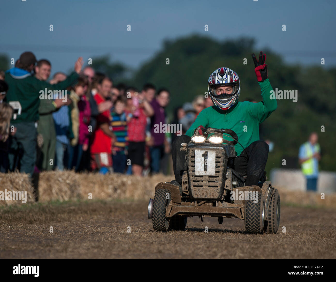 Billingshurst, UK. 8th August, 2015. . Team NORTHERNERS KICK grASS #1 ...