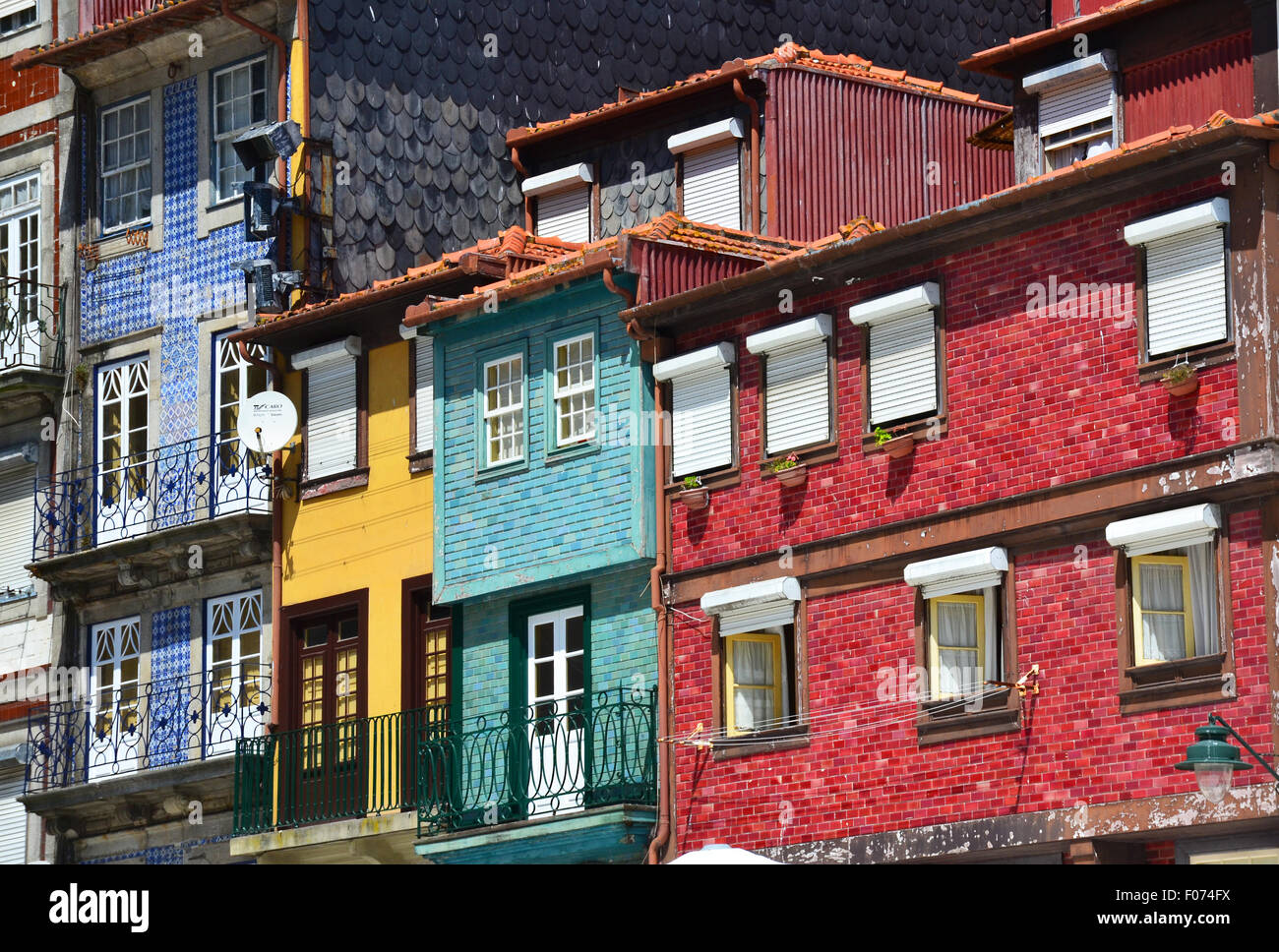 Porto vibrant architecture hi-res stock photography and images - Alamy