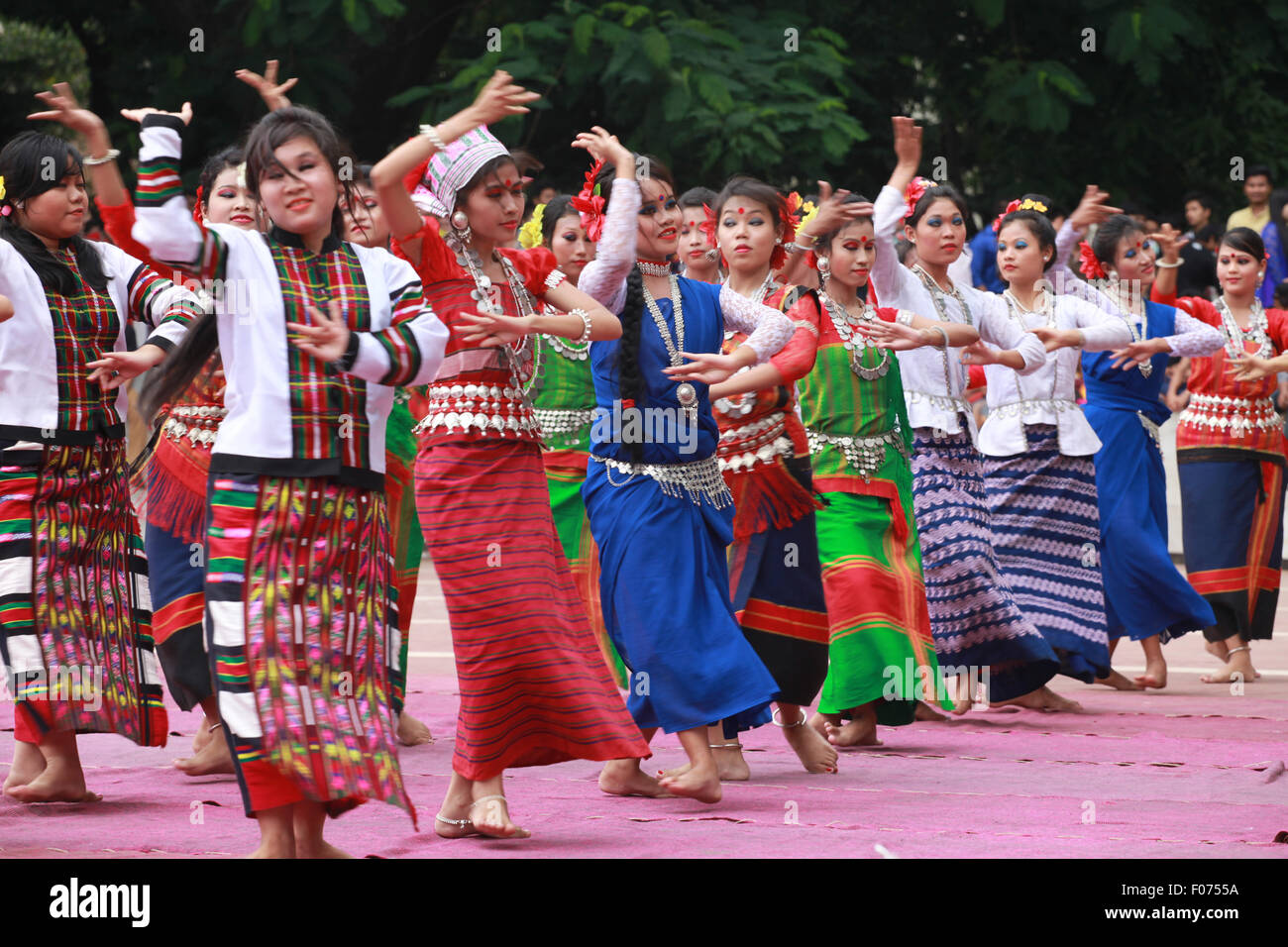 Dhaka, Bangladesh. 9th August, 2015. Bangladeshi indigenous women ...