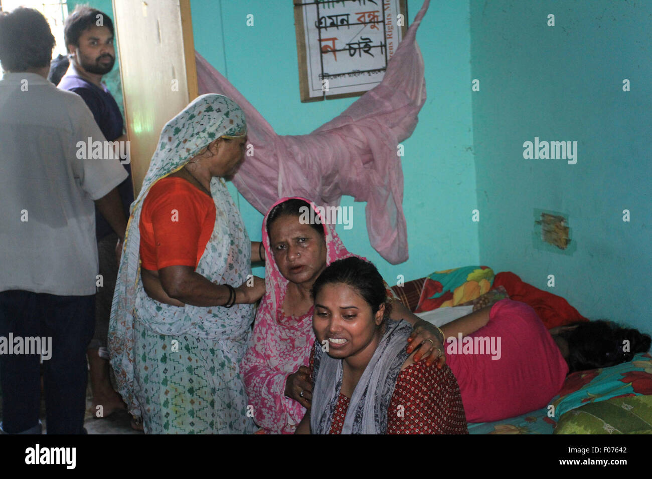 Dhaka, Bangladesh. 7th August, 2015. Relative of murdered Bangladeshi ...