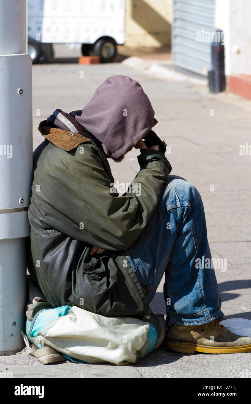 homeless homelessness sleeping rough beg beggar begging hungry cold ...