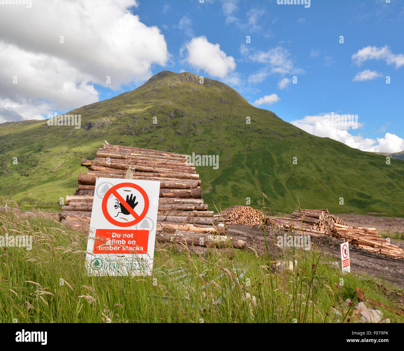 Do not climb on timber stacks sign hi-res stock photography and images ...