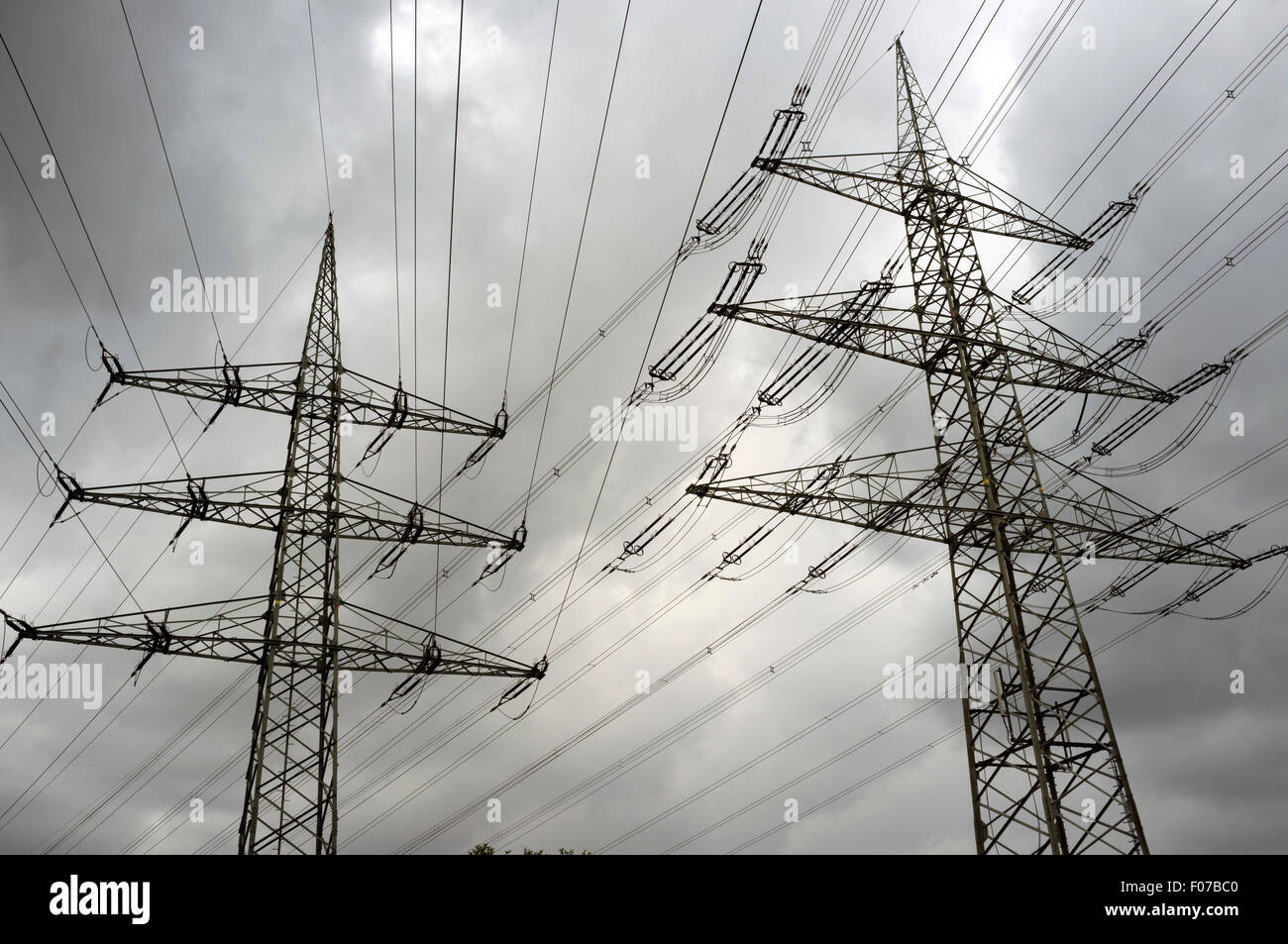 High-voltage power lines, Leichlingen, North Rhine-Westphalia, Germany ...