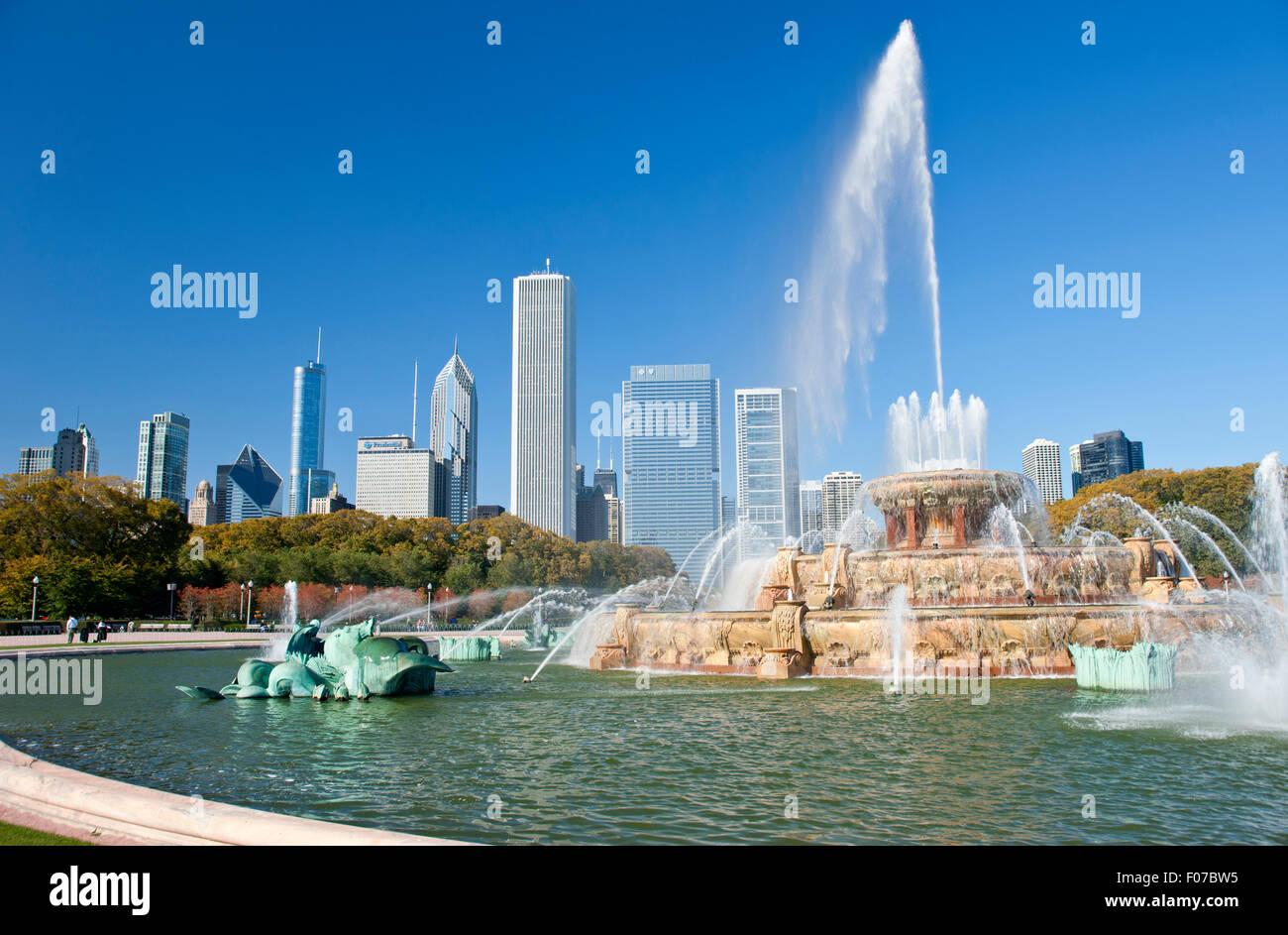 BUCKINGHAM FOUNTAIN (©EDWARD BENNETT / MARCEL LOYAU 1927) GRANT PARK ...