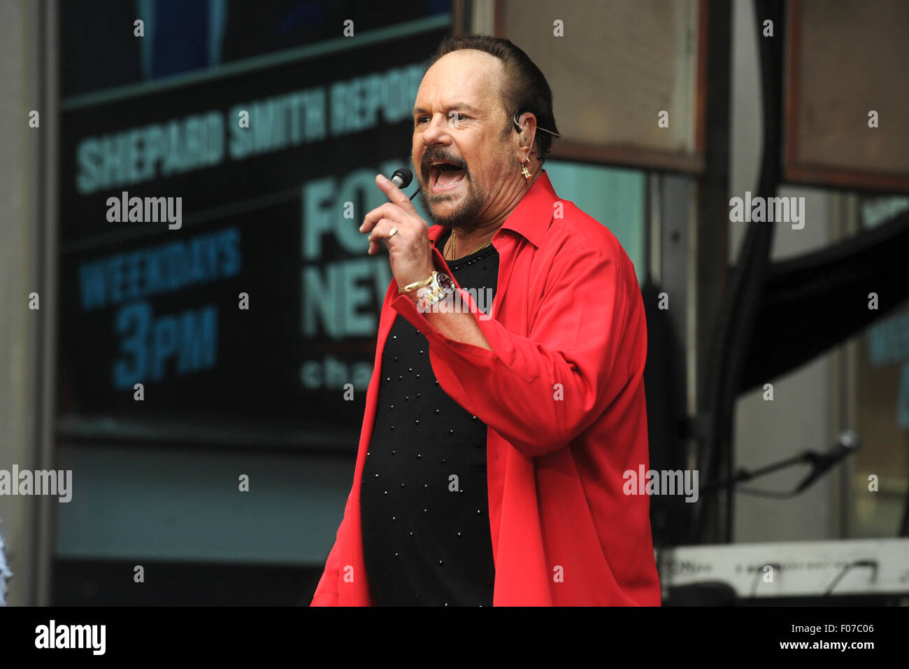Harry Wayne Casey of KC and the Sunshine Band performs live on stage ...