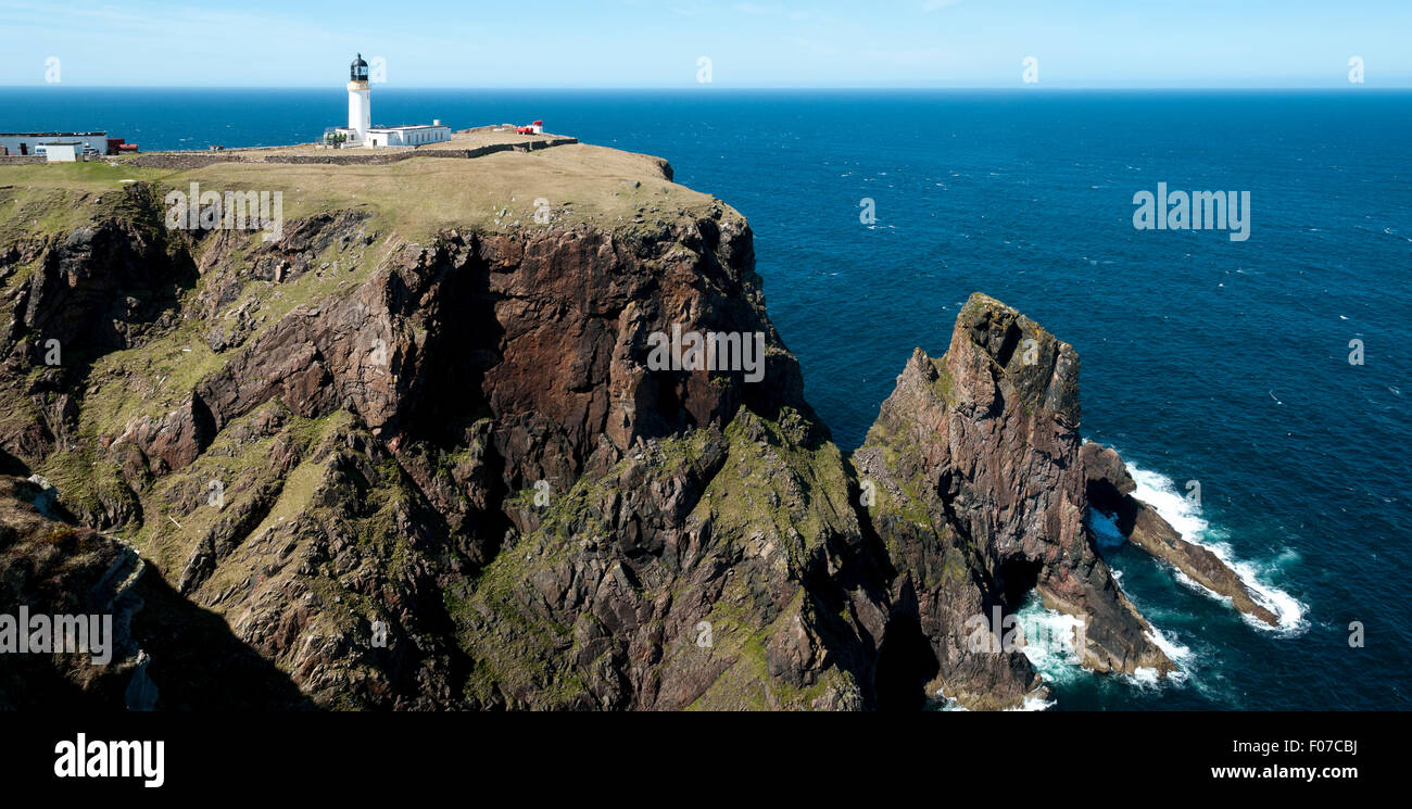 The lighthouse and cliffs at Cape Wrath, Sutherland, Scotland, UK Stock ...