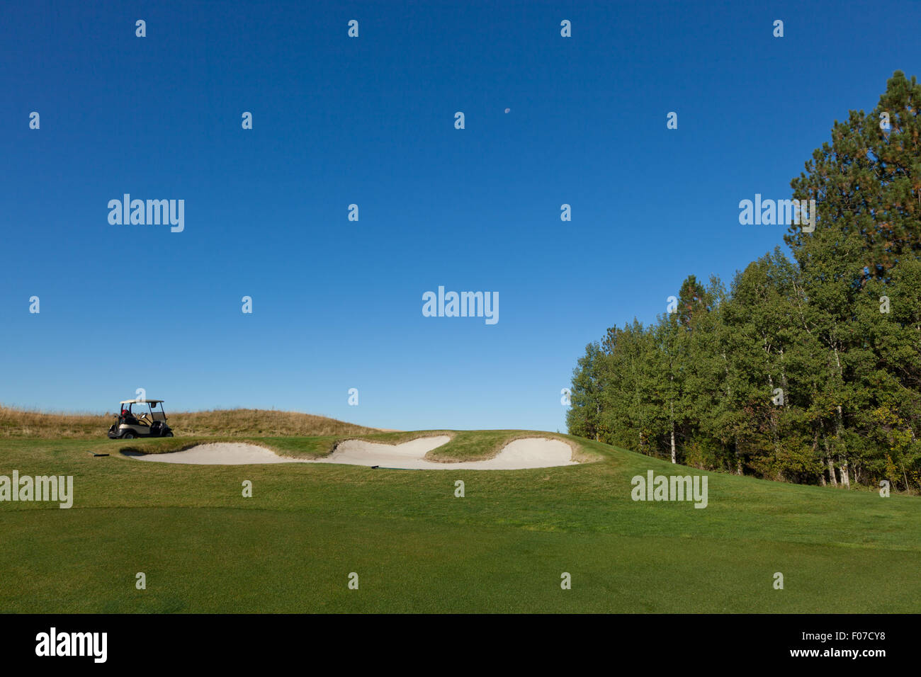 Golf cart pathway hi-res stock photography and images - Alamy