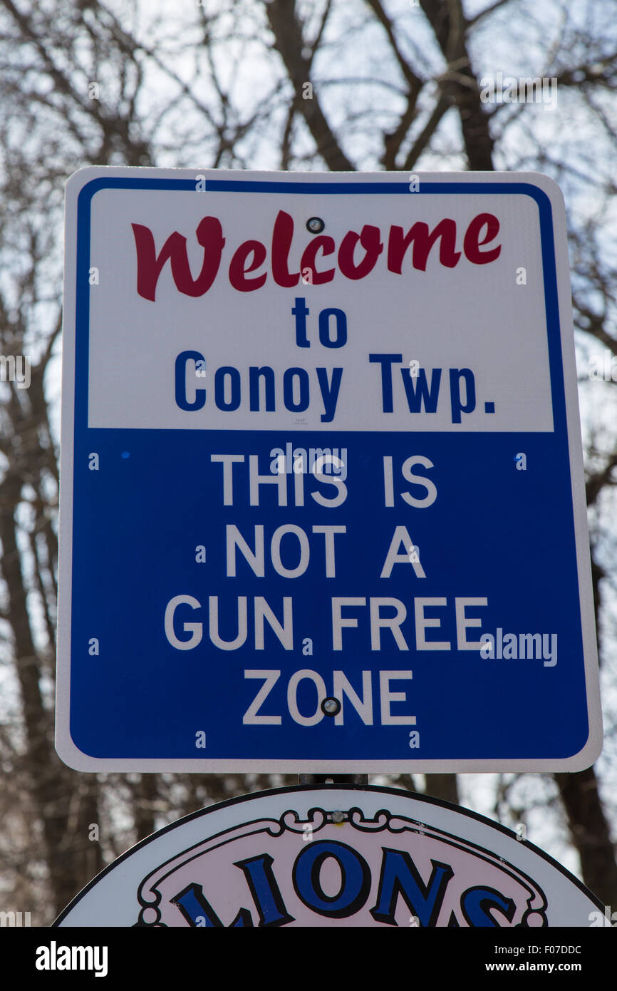 Gun free zone sign hi-res stock photography and images - Alamy