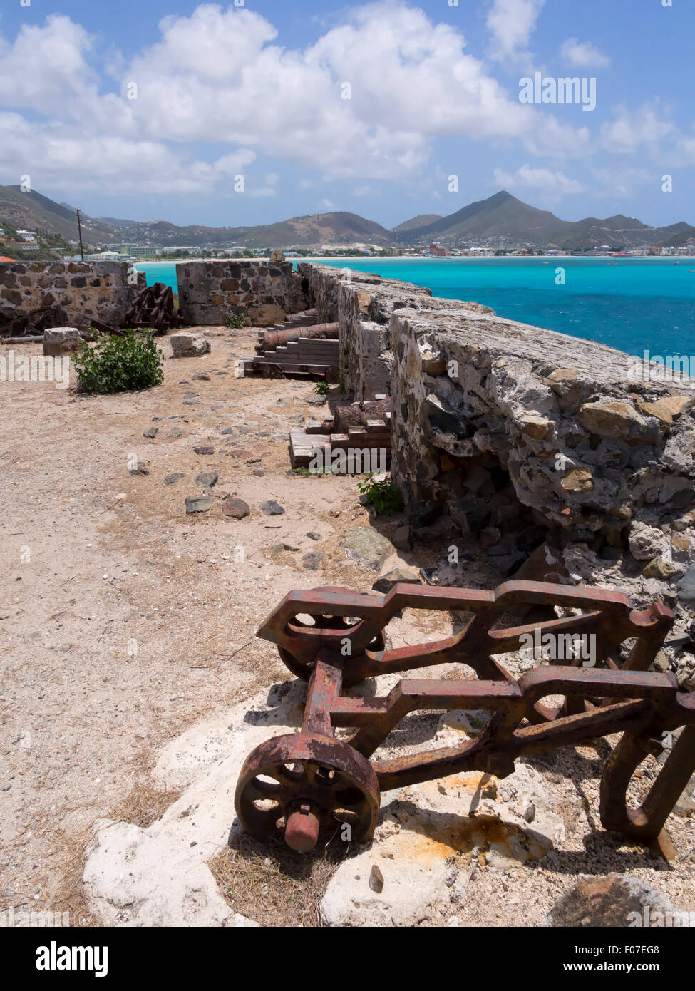 Rusting ruins hi-res stock photography and images - Alamy