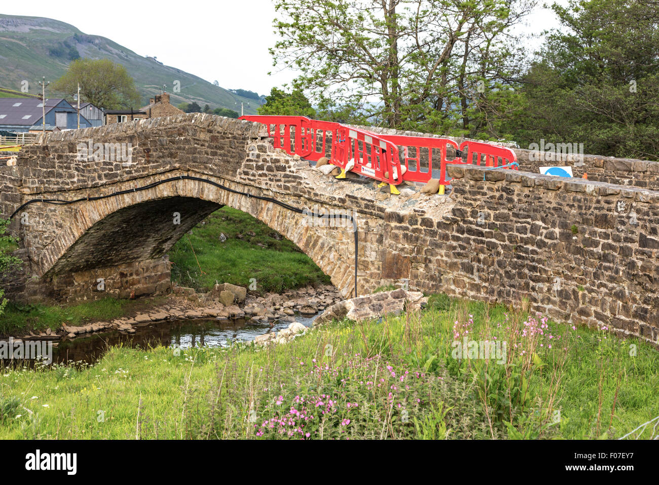 Historic bridges uk hi-res stock photography and images - Alamy