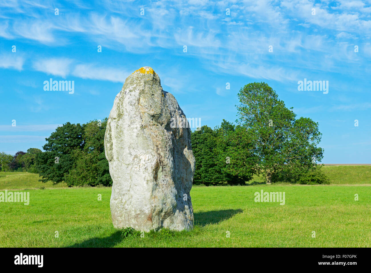 Avebury neolithic standing stone hi-res stock photography and images ...