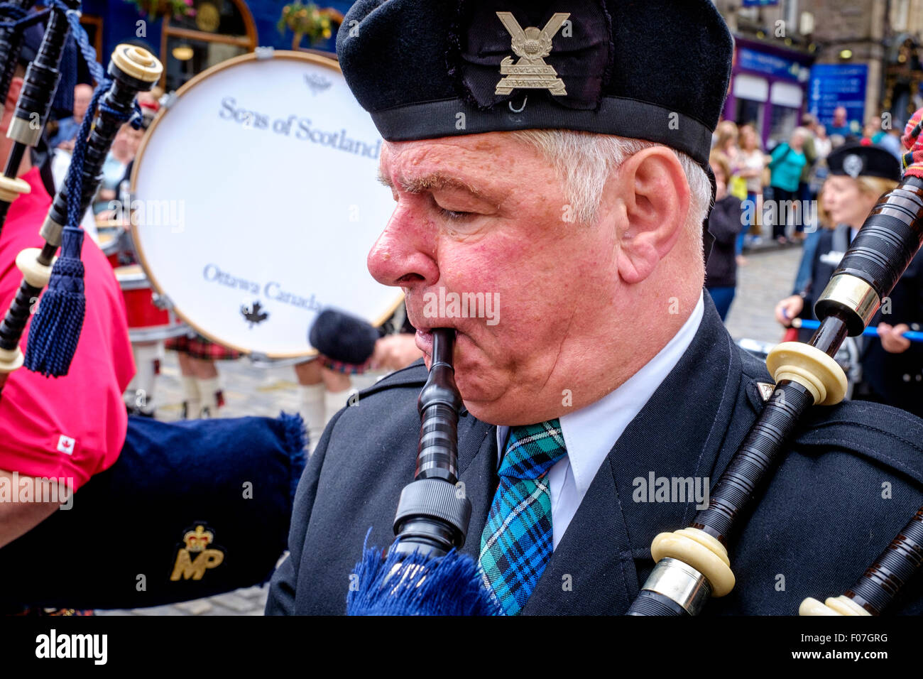 A piper from the 'Sons of Scotland' pipe Band from Ottawa, Canada at ...