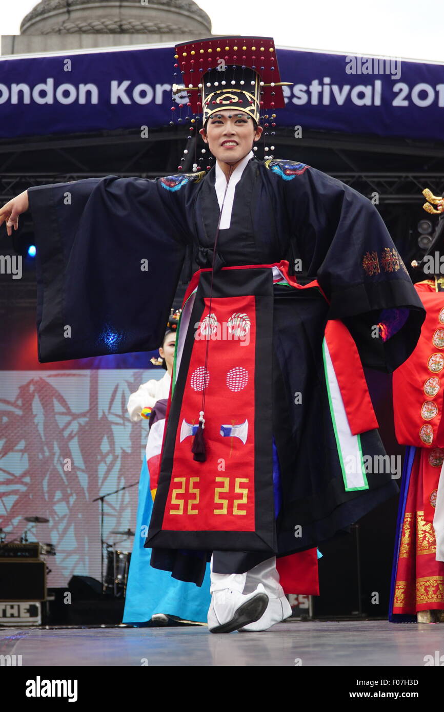 London,UK, 9th Aug 2015 : The Korean Royal Wedding Dance of The King ...