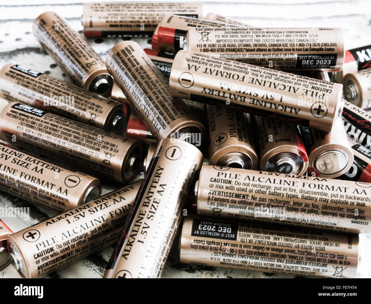Primary batteries hi-res stock photography and images - Alamy