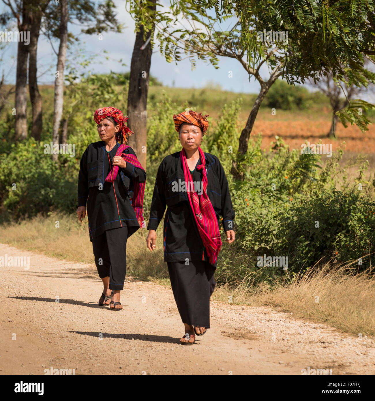Hmong headdress hi-res stock photography and images - Alamy