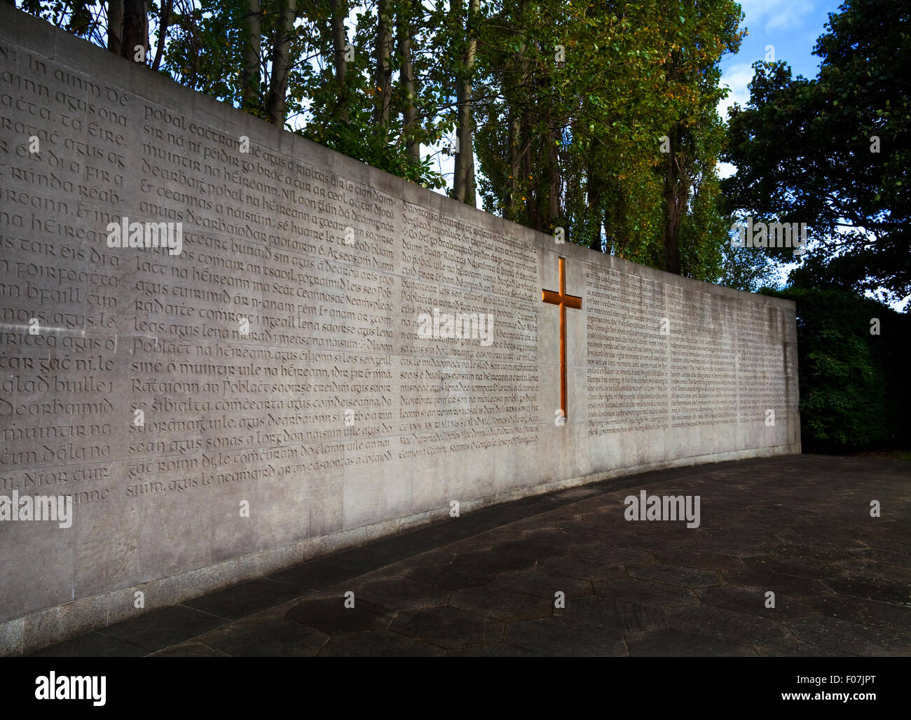 1916 memorial wall dublin hi-res stock photography and images - Alamy
