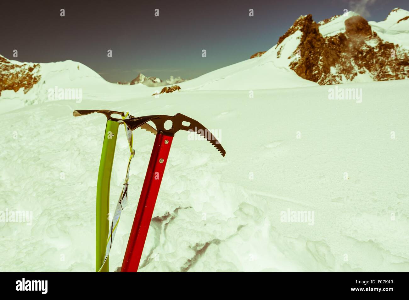 Ice axe axes hi-res stock photography and images - Alamy