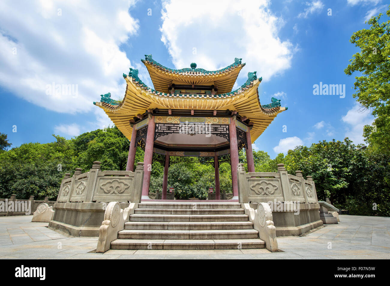 Chinese pavilion hi-res stock photography and images - Alamy