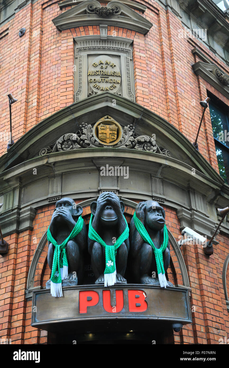 Three monkeys hi-res stock photography and images - Alamy