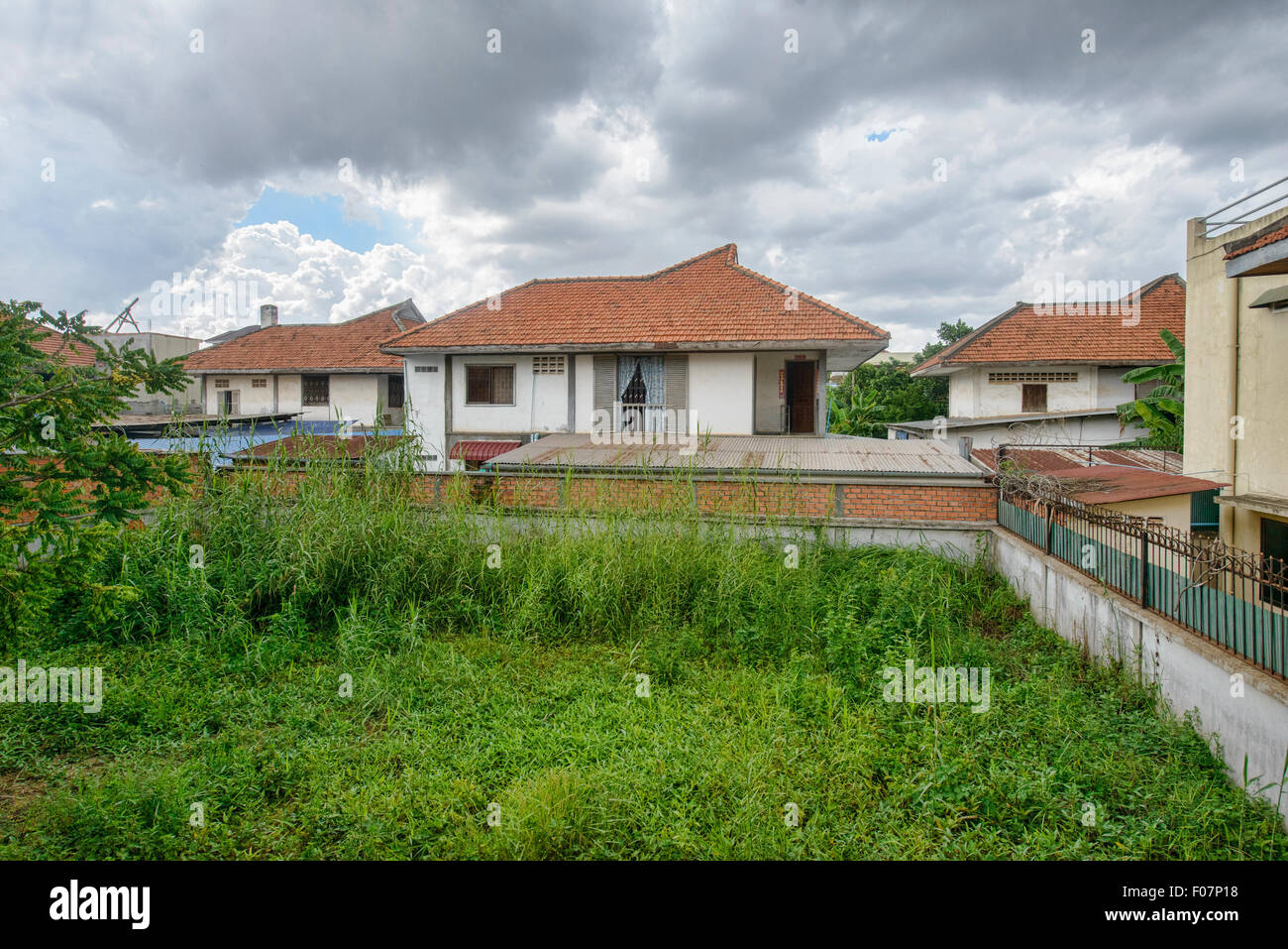 The 100 Year Houses Project, part of the New Khmer Architecture ...