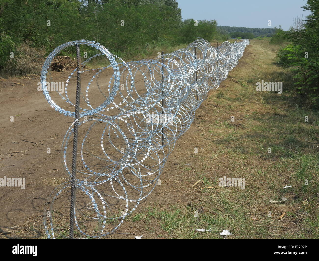 Provisional border fence hi-res stock photography and images - Alamy