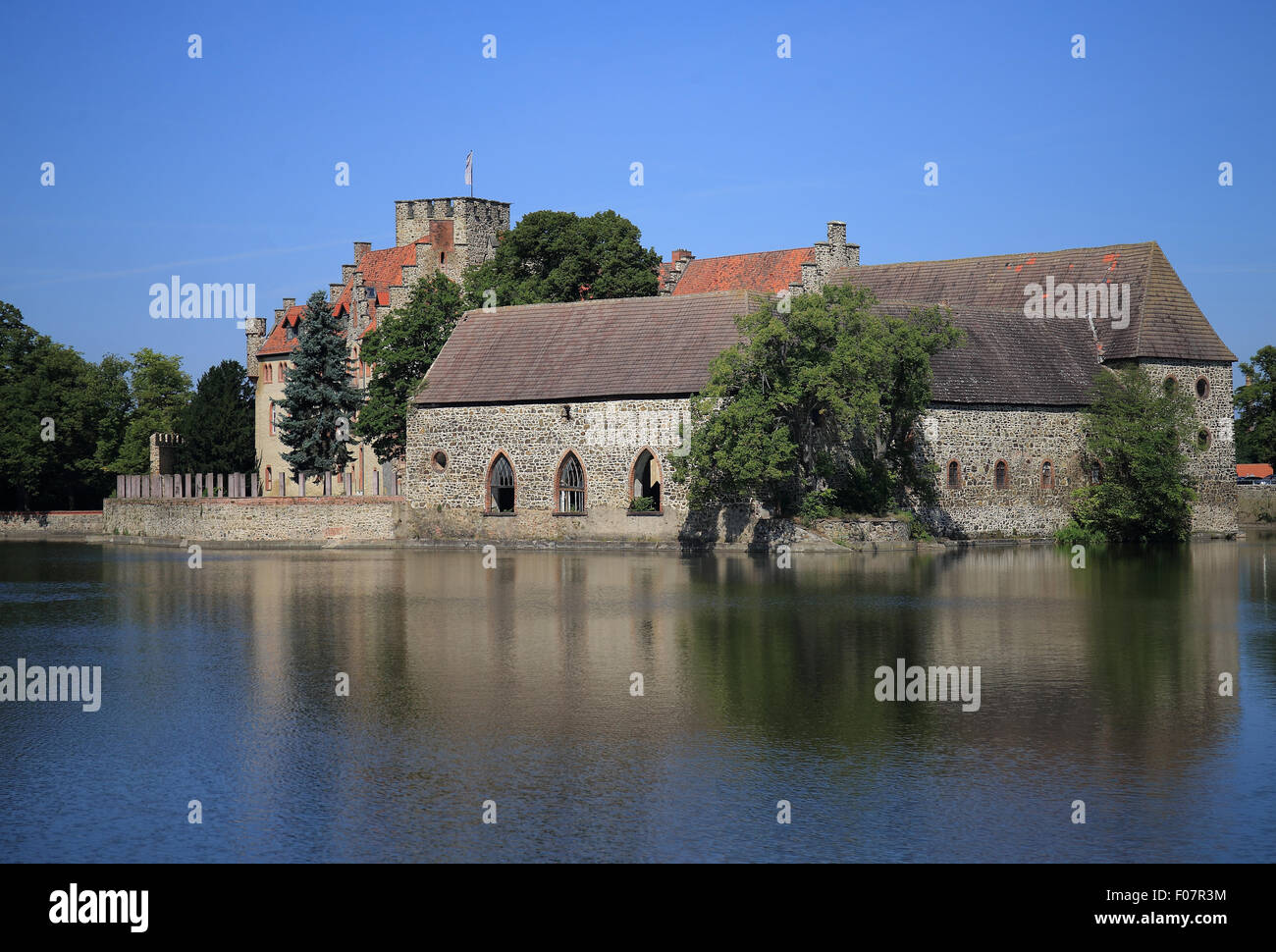Flechtingen, Germany. 09th Aug, 2015. The castle in Flechtingen ...