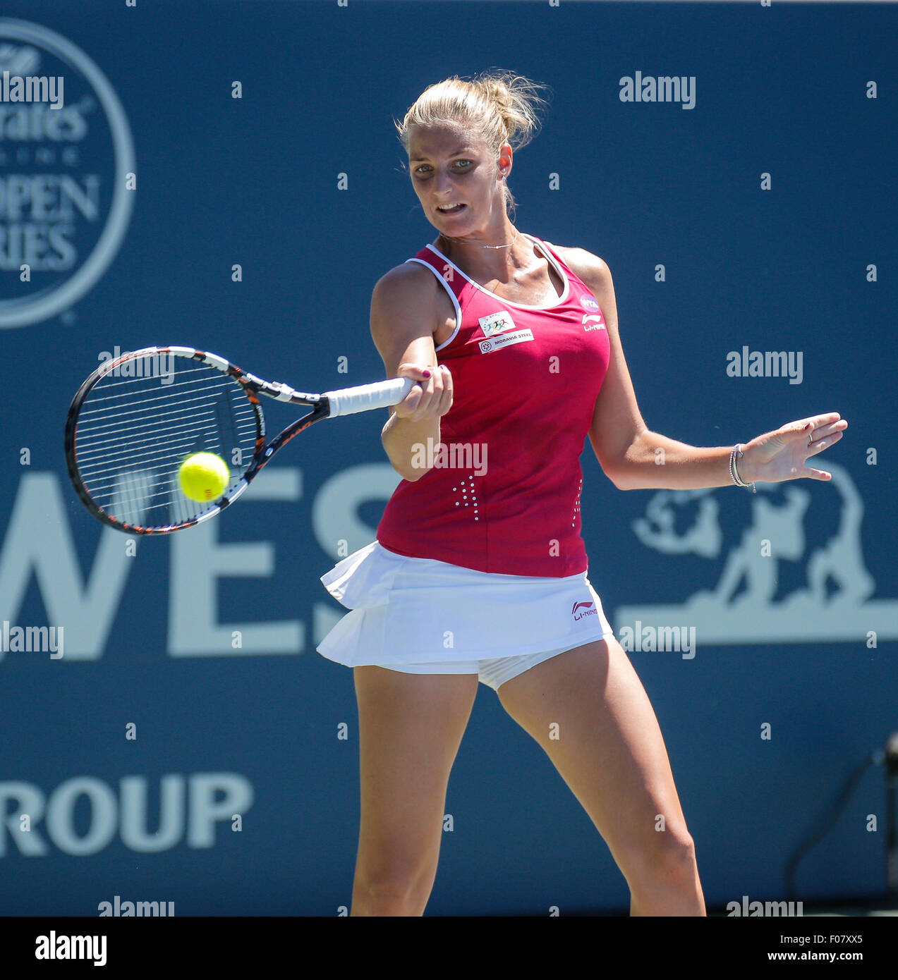 Stanford, CA. 09th Aug, 2015. Elina Svitolina play against Angelique ...