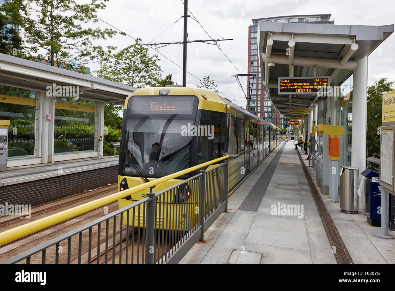 Metrolink hi-res stock photography and images - Alamy